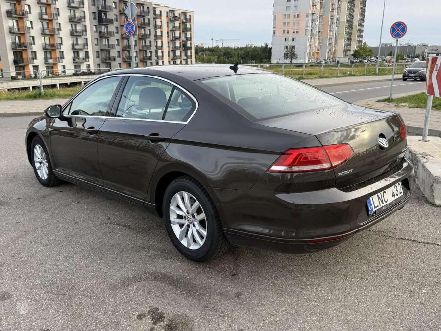 Brūns Volkswagen Passat 2016 Viļņa, ar dzinēja tilpumu 1.60 L un nobraukumu 284 tūkst. km par 7200 €, foto 3 vietnē AUTOMOTO.COM.LV