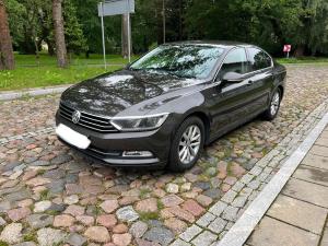 Brown Volkswagen Passat 2017 in Kaunas, with an engine capacity of 1.97 L and mileage of 196 thousand km for 10800 €, photo  on AUTOMOTO.COM.LV
