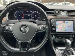 Brown Volkswagen Passat 2017 in Vilnius, with an engine capacity of 1.40 L and mileage of 237 thousand km for 10300 €, photo 8 on AUTOMOTO.COM.LV