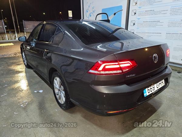Brown Volkswagen Passat 2017 in Tallinn, with an engine capacity of 1.40 L and mileage of 182 thousand km for 9300 €, photo 3 on AUTOMOTO.COM.LV
