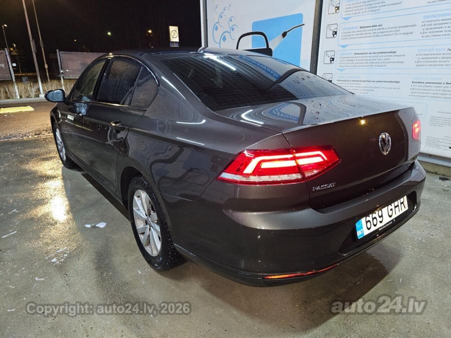 Brūns Volkswagen Passat 2017 Tallina, ar dzinēja tilpumu 1.40 L un nobraukumu 182 tūkst. km par 9300 €, foto 4 vietnē AUTOMOTO.COM.LV