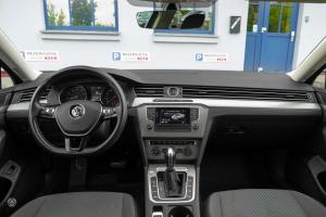 Brown Volkswagen Passat 2017 in Vilnius, with an engine capacity of 1.40 L and mileage of 183 thousand km for 9999 €, photo 4 on AUTOMOTO.COM.LV
