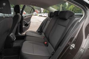 Brown Volkswagen Passat 2017 in Vilnius, with an engine capacity of 1.40 L and mileage of 183 thousand km for 9999 €, photo 25 on AUTOMOTO.COM.LV