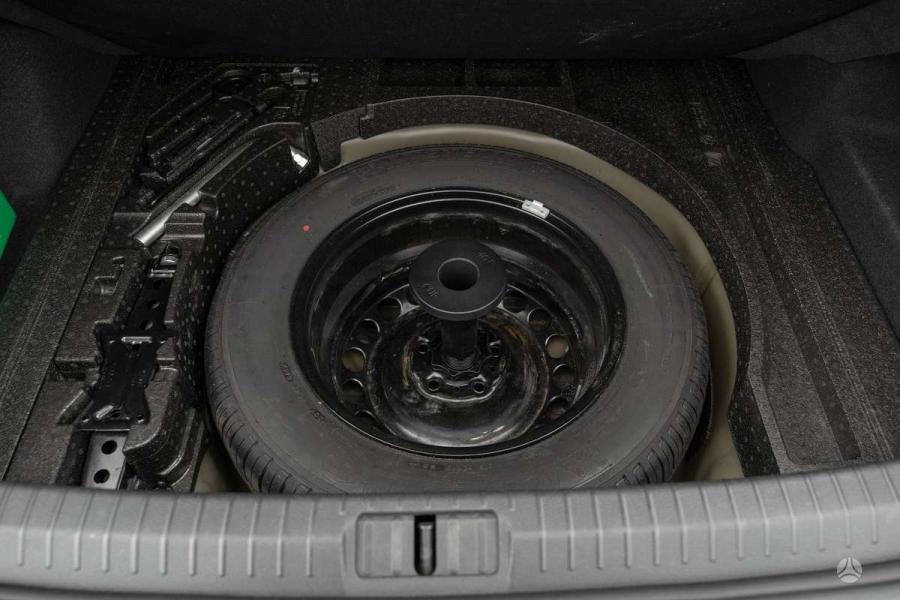 Brown Volkswagen Passat 2017 in Vilnius, with an engine capacity of 1.40 L and mileage of 183 thousand km for 9999 €, photo 29 on AUTOMOTO.COM.LV