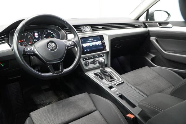 Brown Volkswagen Passat 2018 in Tallinn, with an engine capacity of 1.40 L and mileage of 185 thousand km for 14000 €, photo 6 on AUTOMOTO.COM.LV