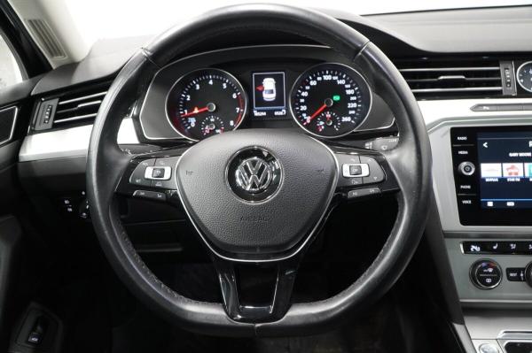 Brown Volkswagen Passat 2018 in Tallinn, with an engine capacity of 1.40 L and mileage of 185 thousand km for 14000 €, photo 7 on AUTOMOTO.COM.LV