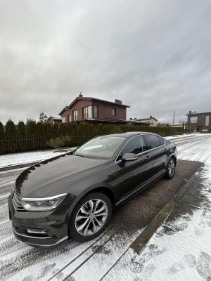 Brown Volkswagen Passat 2018 in Vilnius, with an engine capacity of 1.97 L and mileage of 116 thousand km for 14000 €, photo  on AUTOMOTO.COM.LV