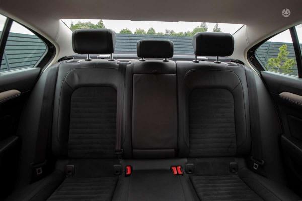 Brūns Volkswagen Passat 2018 Viļņa, ar dzinēja tilpumu 1.97 L un nobraukumu 173 tūkst. km par 15500 €, foto 9 vietnē AUTOMOTO.COM.LV