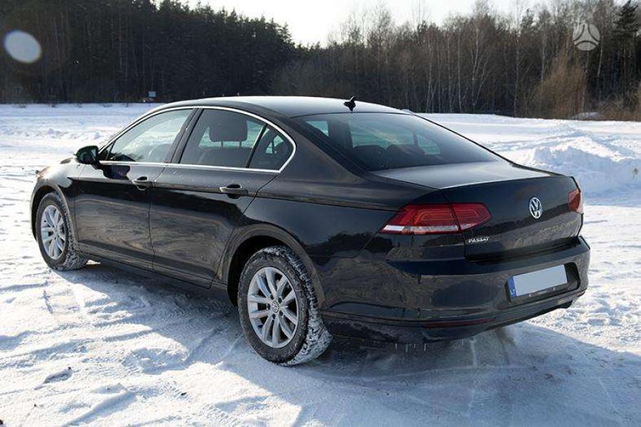 Brown Volkswagen Passat 2019 in Vilnius, with an engine capacity of 1.50 L and mileage of 135 thousand km for 17500 €, photo 3 on AUTOMOTO.COM.LV