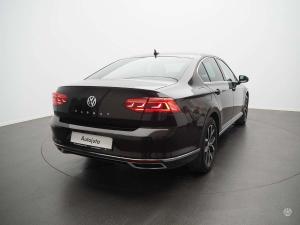 Brown Volkswagen Passat 2019 in Vilnius, with an engine capacity of 1.98 L and mileage of 112 thousand km for 19750 €, photo 4 on AUTOMOTO.COM.LV