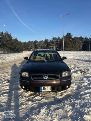 Brown Volkswagen Passat 2005 in Utena, with an engine capacity of 1.90 L and mileage of 400 thousand km for 1500 €, photo 2 on AUTOMOTO.COM.LV