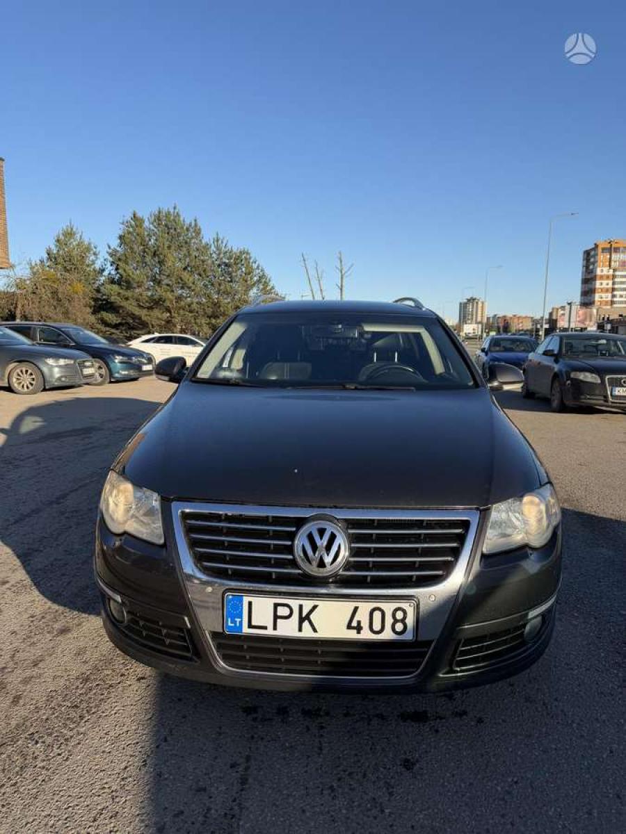 Brown Volkswagen Passat 2006 in Kaunas, with an engine capacity of 2.00 L and mileage of 380 thousand km for 1750 €, photo 1 on AUTOMOTO.COM.LV