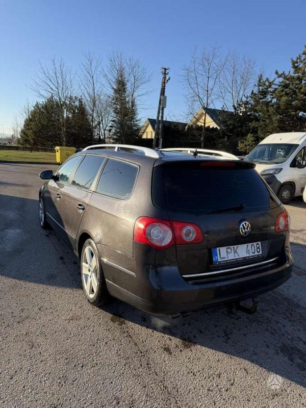Brown Volkswagen Passat 2006 in Kaunas, with an engine capacity of 2.00 L and mileage of 380 thousand km for 1750 €, photo 4 on AUTOMOTO.COM.LV