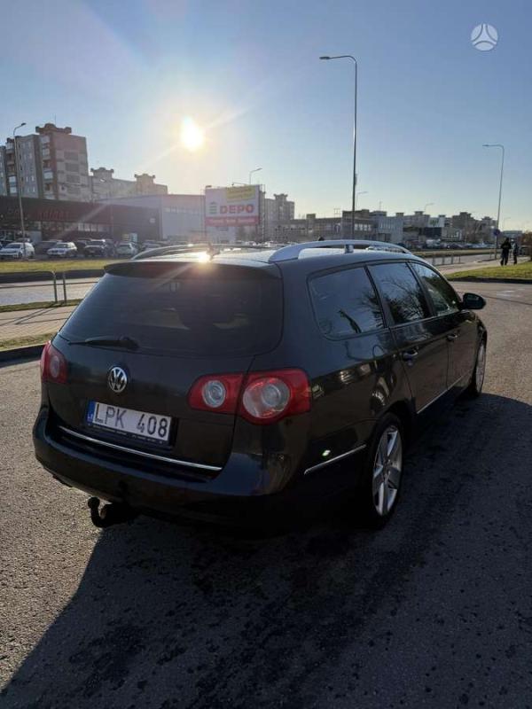 Brown Volkswagen Passat 2006 in Kaunas, with an engine capacity of 2.00 L and mileage of 380 thousand km for 1750 €, photo 6 on AUTOMOTO.COM.LV
