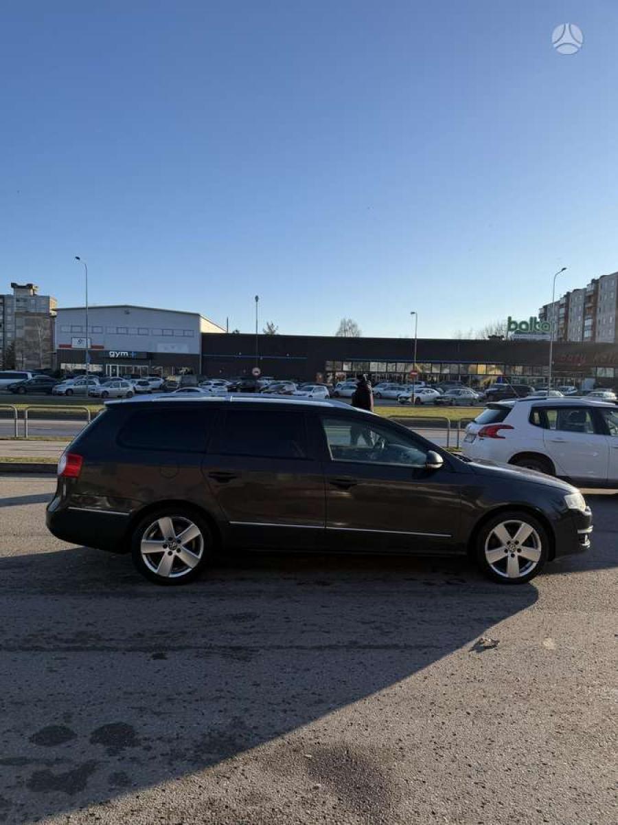 Brown Volkswagen Passat 2006 in Kaunas, with an engine capacity of 2.00 L and mileage of 380 thousand km for 1750 €, photo 7 on AUTOMOTO.COM.LV