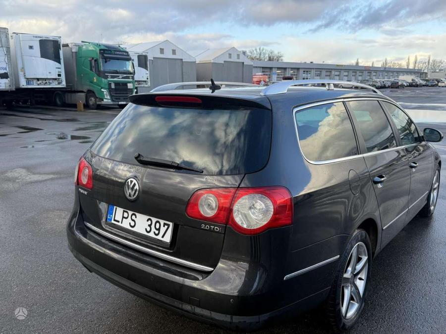 Brūns Volkswagen Passat 2006 Klaipėda, ar dzinēja tilpumu 2.00 L un nobraukumu 290 tūkst. km par 1500 €, foto 4 vietnē AUTOMOTO.COM.LV