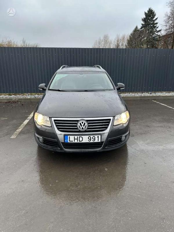 Brown Volkswagen Passat 2006 in Kaunas, with an engine capacity of 1.97 L and mileage of 292 thousand km for 3000 €, photo 10 on AUTOMOTO.COM.LV
