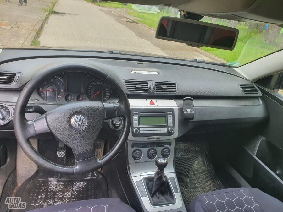 Brown Volkswagen Passat 2006 in Visaginas, with an engine capacity of 2.00 L and mileage of 365 thousand km for 770 €, photo 11 on AUTOMOTO.COM.LV