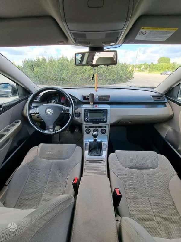 Brown Volkswagen Passat 2006 in Siauliai, with an engine capacity of 1.90 L and mileage of 402 thousand km for 1050 €, photo 9 on AUTOMOTO.COM.LV