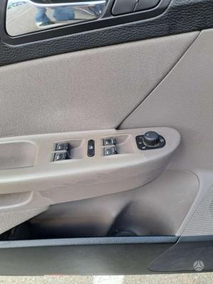 Brūns Volkswagen Passat 2006 Šauļi, ar dzinēja tilpumu 1.90 L un nobraukumu 402 tūkst. km par 1050 €, foto 12 vietnē AUTOMOTO.COM.LV