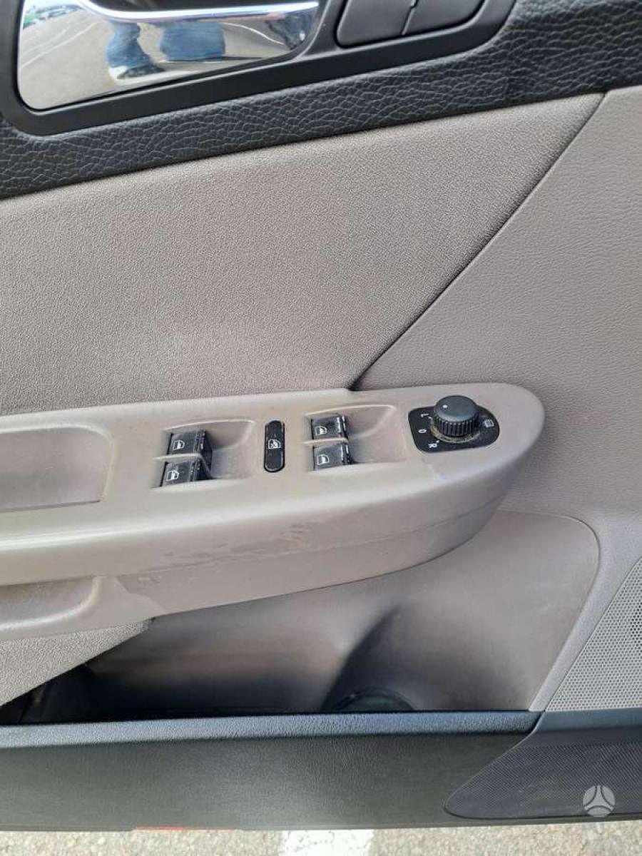 Brūns Volkswagen Passat 2006 Šauļi, ar dzinēja tilpumu 1.90 L un nobraukumu 402 tūkst. km par 1050 €, foto 12 vietnē AUTOMOTO.COM.LV