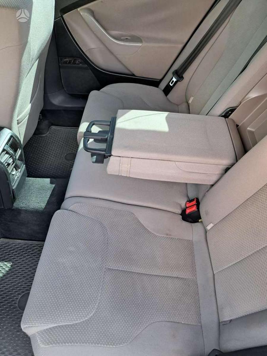 Brūns Volkswagen Passat 2006 Šauļi, ar dzinēja tilpumu 1.90 L un nobraukumu 402 tūkst. km par 1050 €, foto 15 vietnē AUTOMOTO.COM.LV
