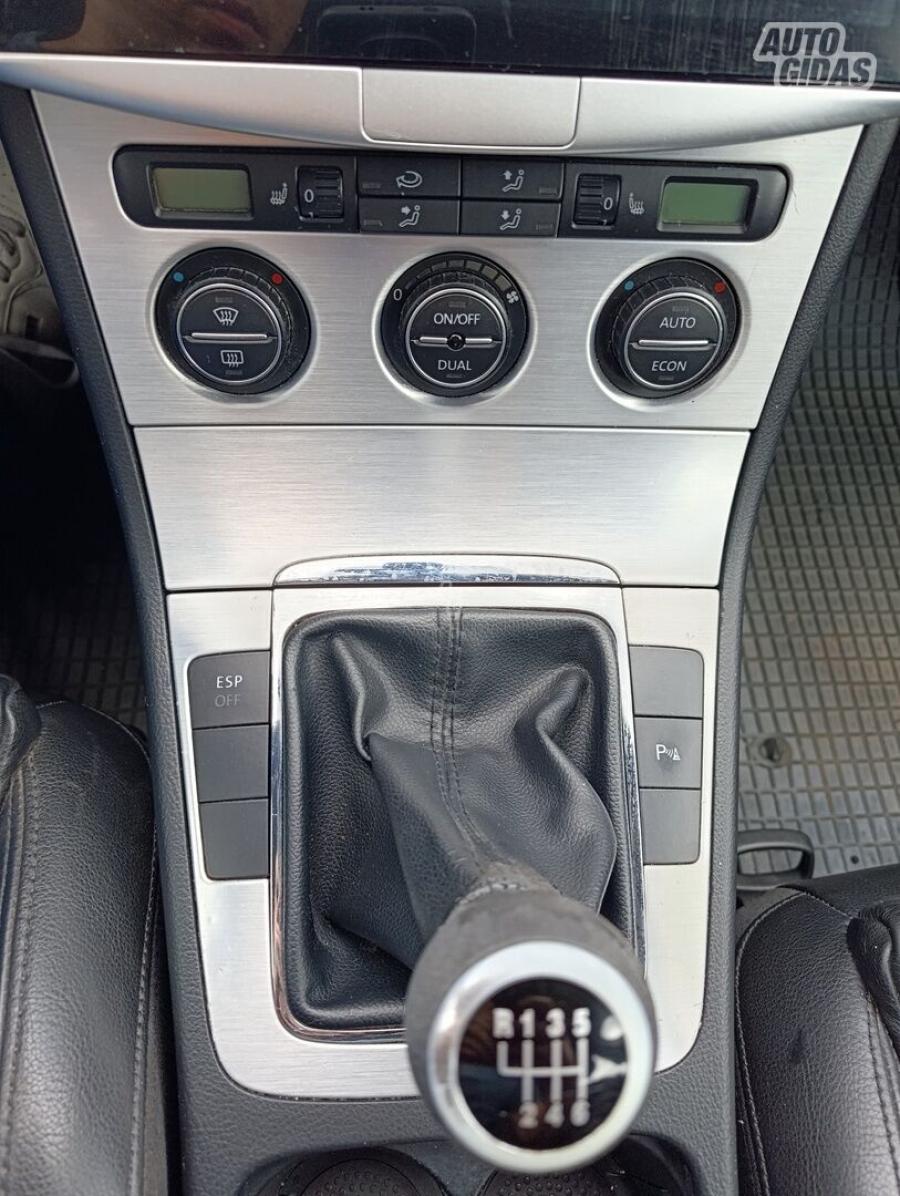 Brūns Volkswagen Passat 2006 Kauņa, ar dzinēja tilpumu 2.00 L un nobraukumu 320 tūkst. km par 1550 €, foto 13 vietnē AUTOMOTO.COM.LV
