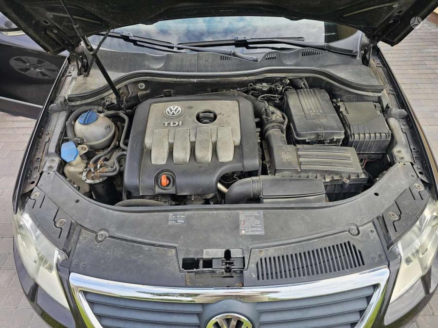 Brown Volkswagen Passat 2006 in Telschi, with an engine capacity of 1.97 L and mileage of 295 thousand km for 2200 €, photo 14 on AUTOMOTO.COM.LV