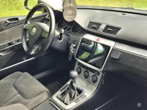 Brown Volkswagen Passat 2006 in Vilnius, with an engine capacity of 1.98 L and mileage of 281 thousand km for 850 €, photo 5 on AUTOMOTO.COM.LV