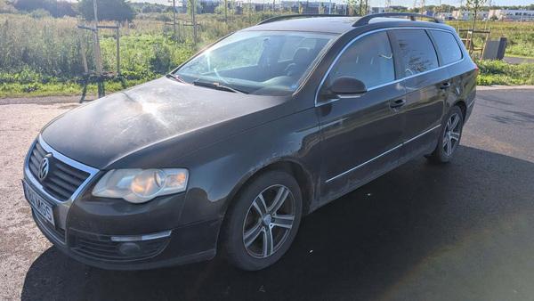 Volkswagen Passat 2006 in Tallinn on AUTOMOTO.COM.LV Brown Volkswagen Passat 2006 in Tallinn, with an engine capacity of 2.00 L and mileage of 340 thousand km for 999 €, photo 1 on AUTOMOTO.COM.LV
