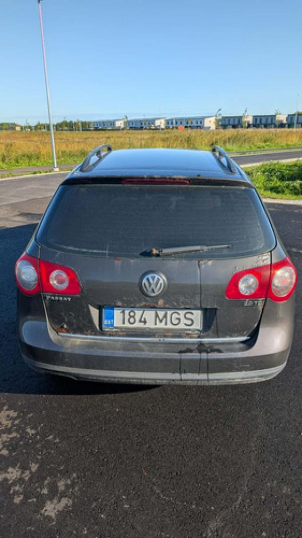 Volkswagen Passat 2006 in Tallinn on AUTOMOTO.COM.LV Brown Volkswagen Passat 2006 in Tallinn, with an engine capacity of 2.00 L and mileage of 340 thousand km for 999 €, photo 6 on AUTOMOTO.COM.LV
