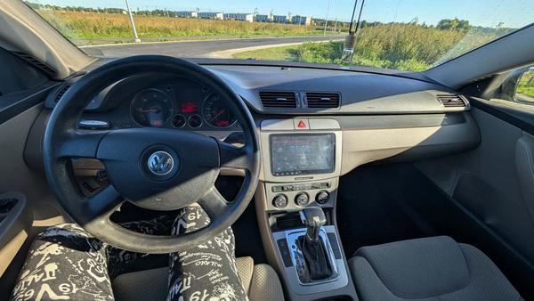 Volkswagen Passat 2006 in Tallinn on AUTOMOTO.COM.LV Brown Volkswagen Passat 2006 in Tallinn, with an engine capacity of 2.00 L and mileage of 340 thousand km for 999 €, photo 7 on AUTOMOTO.COM.LV