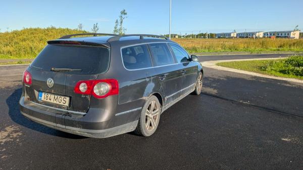 Volkswagen Passat 2006 in Tallinn on AUTOMOTO.COM.LV Brown Volkswagen Passat 2006 in Tallinn, with an engine capacity of 2.00 L and mileage of 340 thousand km for 999 €, photo 11 on AUTOMOTO.COM.LV