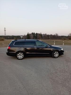 Brown Volkswagen Passat 2007 in Kazlu Ruda, with an engine capacity of 2.00 L and mileage of 370 thousand km for 1850 €, photo 2 on AUTOMOTO.COM.LV