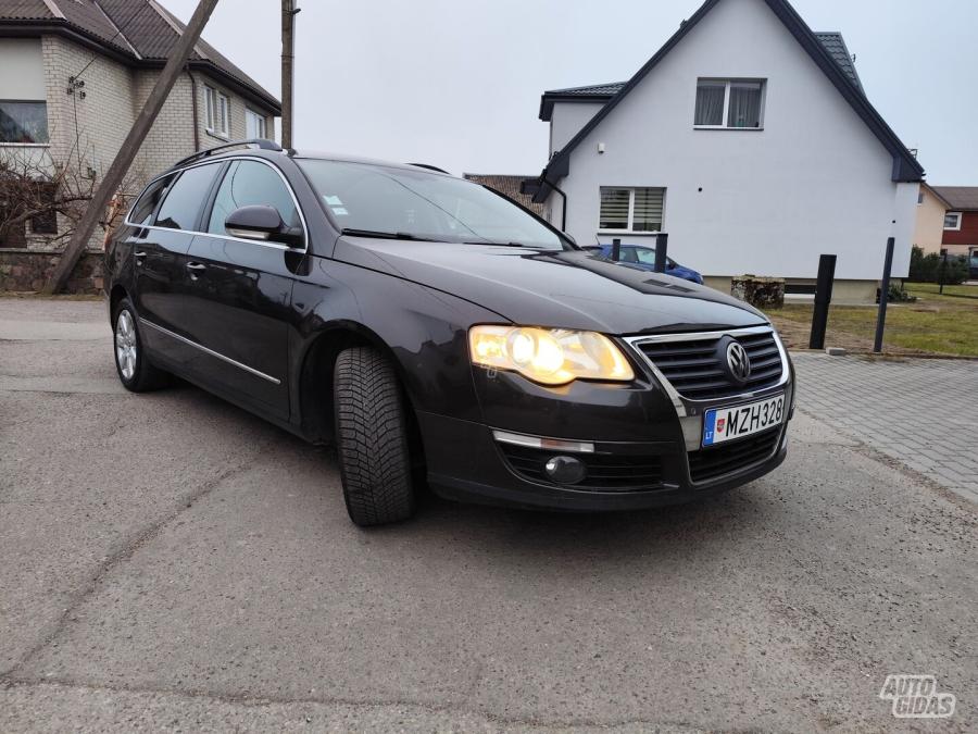 Brown Volkswagen Passat 2007 in Kretinga, with an engine capacity of 2.00 L and mileage of 370 thousand km for 2380 €, photo 8 on AUTOMOTO.COM.LV