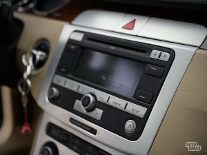 Brown Volkswagen Passat 2007 in Siauliai, with an engine capacity of 2.00 L and mileage of 364 thousand km for 1499 €, photo 17 on AUTOMOTO.COM.LV