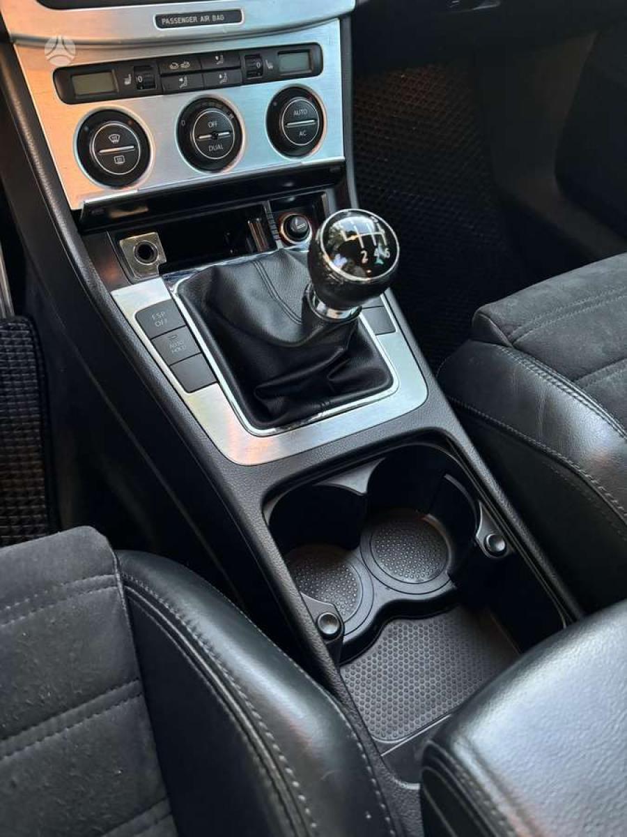 Brūns Volkswagen Passat 2007 Kauņa, ar dzinēja tilpumu 1.97 L un nobraukumu 365 tūkst. km par 1800 €, foto 14 vietnē AUTOMOTO.COM.LV