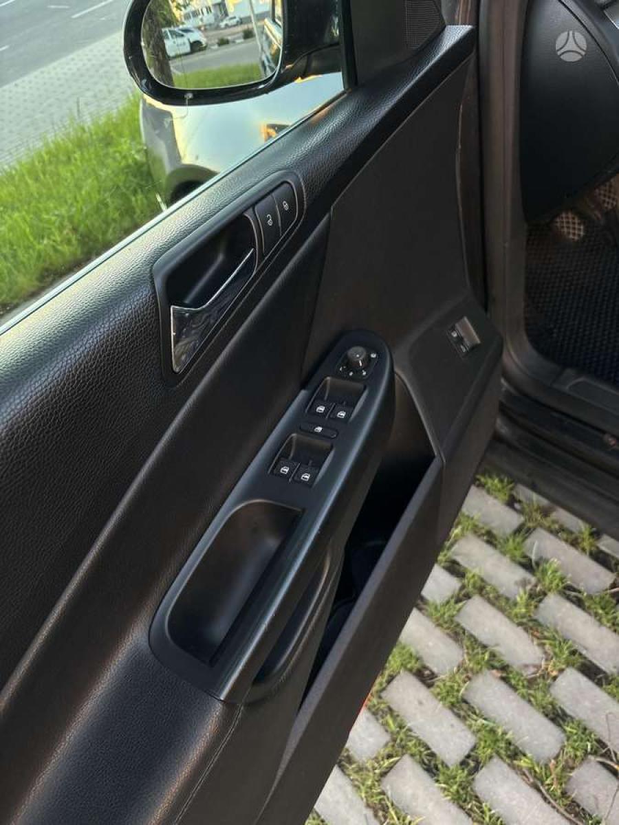 Brūns Volkswagen Passat 2007 Kauņa, ar dzinēja tilpumu 1.97 L un nobraukumu 365 tūkst. km par 1800 €, foto 15 vietnē AUTOMOTO.COM.LV