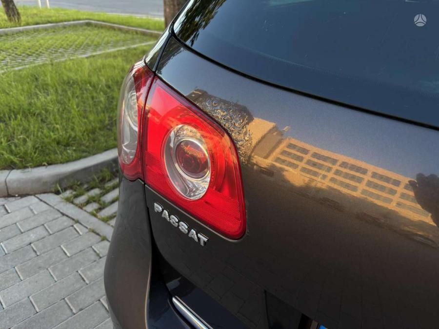 Brūns Volkswagen Passat 2007 Kauņa, ar dzinēja tilpumu 1.97 L un nobraukumu 365 tūkst. km par 1800 €, foto 27 vietnē AUTOMOTO.COM.LV