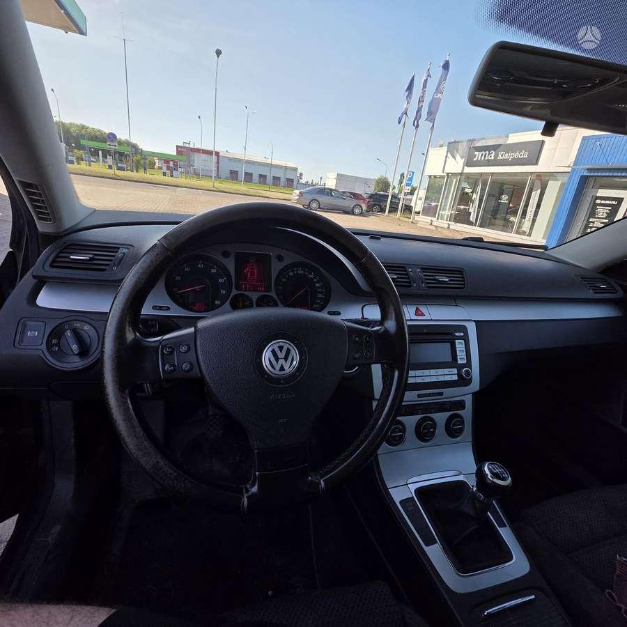 Brown Volkswagen Passat 2007 in Klaipeda, with an engine capacity of 2.00 L and mileage of 292 thousand km for 800 €, photo 6 on AUTOMOTO.COM.LV