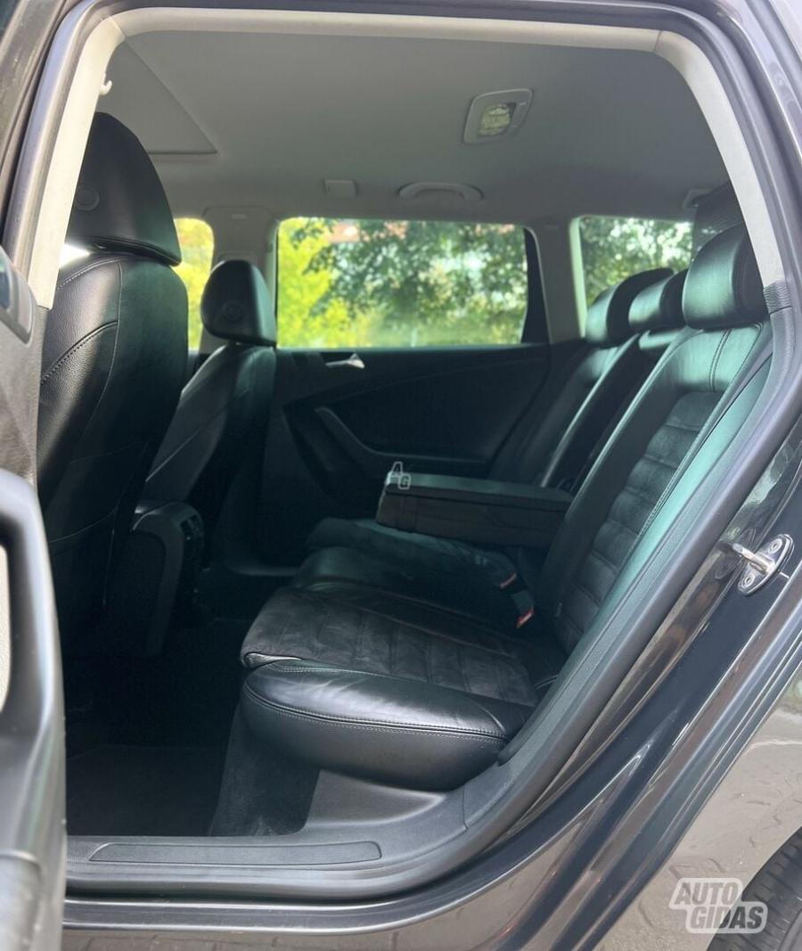 Brown Volkswagen Passat 2007 in Kaunas, with an engine capacity of 2.00 L and mileage of 297 thousand km for 2350 €, photo 30 on AUTOMOTO.COM.LV