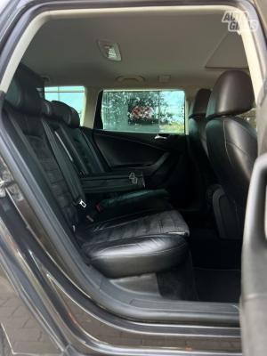 Brown Volkswagen Passat 2007 in Kaunas, with an engine capacity of 2.00 L and mileage of 297 thousand km for 2350 €, photo 31 on AUTOMOTO.COM.LV