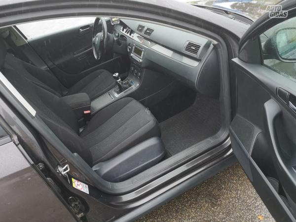 Volkswagen Passat 2007 Šauļi vietnē Brūns Volkswagen Passat 2007 Šauļi, ar dzinēja tilpumu 1.90 L un nobraukumu 391 tūkst. km par 2000 €, foto 10 vietnē AUTOMOTO.COM.LV