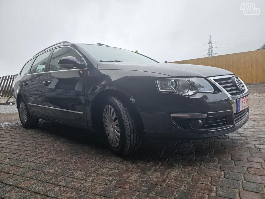 Brown Volkswagen Passat 2008 in Kaunas, with an engine capacity of 2.00 L and mileage of 257 thousand km for 2400 €, photo 1 on AUTOMOTO.COM.LV