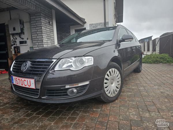 Brown Volkswagen Passat 2008 in Kaunas, with an engine capacity of 2.00 L and mileage of 257 thousand km for 2400 €, photo 8 on AUTOMOTO.COM.LV