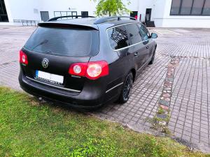 Brown Volkswagen Passat 2008 in Silute, with an engine capacity of 1.90 L and mileage of 369 thousand km for 1890 €, photo 5 on AUTOMOTO.COM.LV
