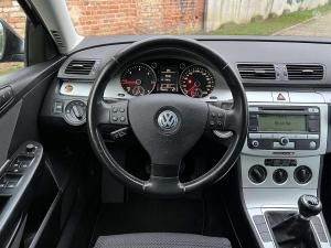 Brown Volkswagen Passat 2009 in Kedainiai, with an engine capacity of 1.97 L and mileage of 291 thousand km for 3399 €, photo 15 on AUTOMOTO.COM.LV