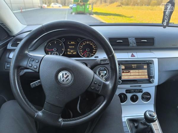 Brūns Volkswagen Passat 2009 Klaipėda, ar dzinēja tilpumu 2.00 L un nobraukumu 336 tūkst. km par 1800 €, foto 3 vietnē AUTOMOTO.COM.LV