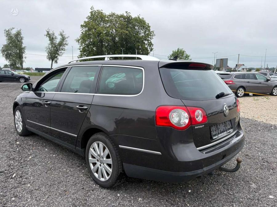 Brown Volkswagen Passat 2009 in Taurage, with an engine capacity of 1.60 L and mileage of 314 thousand km for 3250 €, photo 5 on AUTOMOTO.COM.LV
