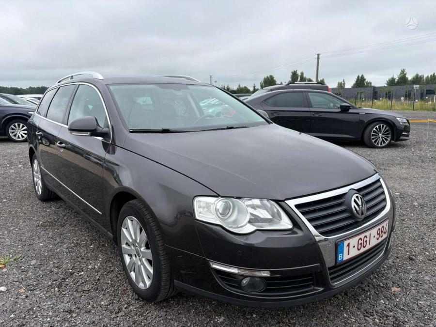 Brown Volkswagen Passat 2009 in Taurage, with an engine capacity of 1.60 L and mileage of 314 thousand km for 3250 €, photo 9 on AUTOMOTO.COM.LV